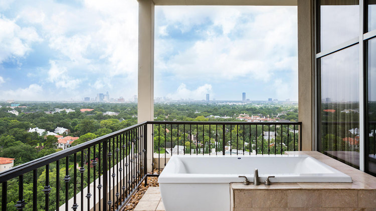 Breathtaking Outdoor Spaces at Hotels & Resorts Perfect for a Summer ...